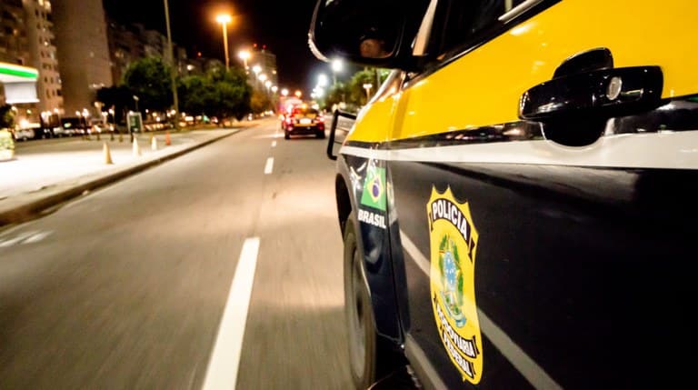 Paciente recebe ajuda da PRF e chega ao hospital a tempo para ...