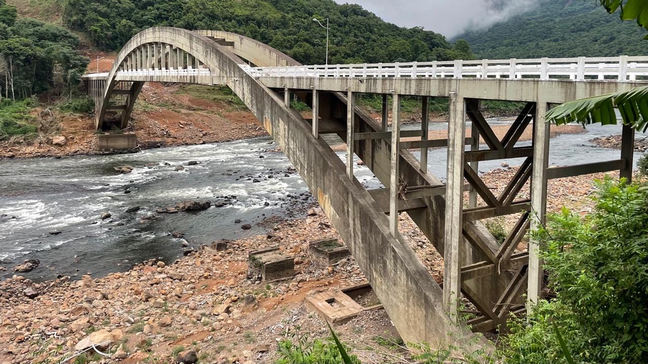 BR-470 na Serra das Antas é fechada por causa da chuva