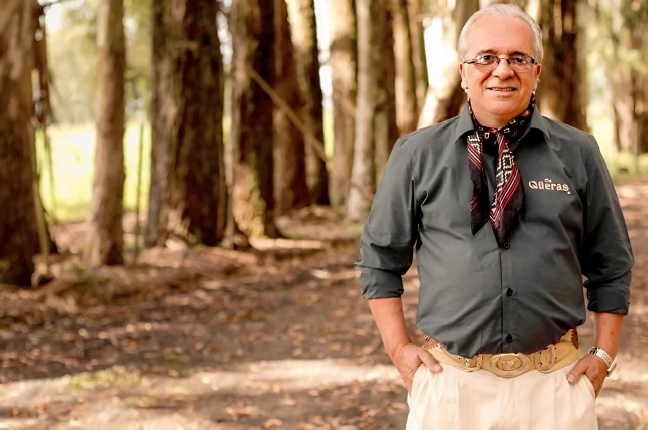 Vocalista do grupo Os Qüeras morre no palco durante baile em Caxias do Sul - Jornal SERRANOSSA ...